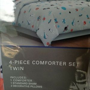 Max Studio | Bedding | Max Studio Kids 4 Piece Twin Comforter Set ...